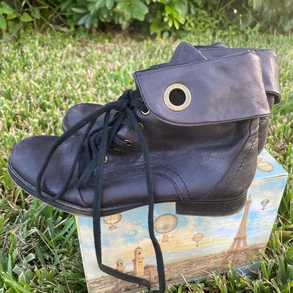 Nine West | Shoes | Nine West American Vintage Distressed Combat Boots ...